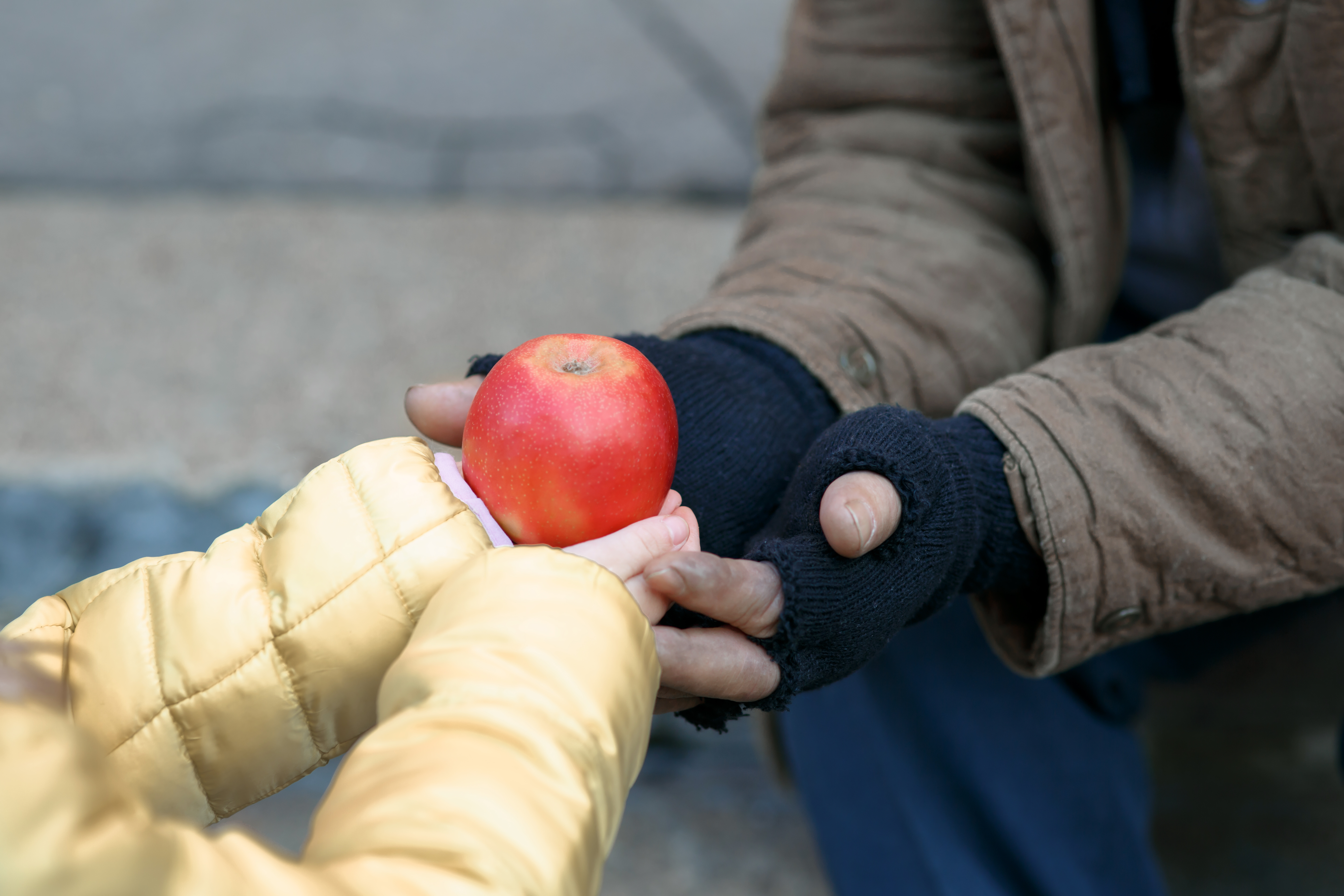 A priest answers the question: should we give homeless people money?
