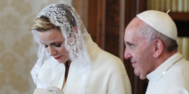 What women wear to see the pope—Aleteia