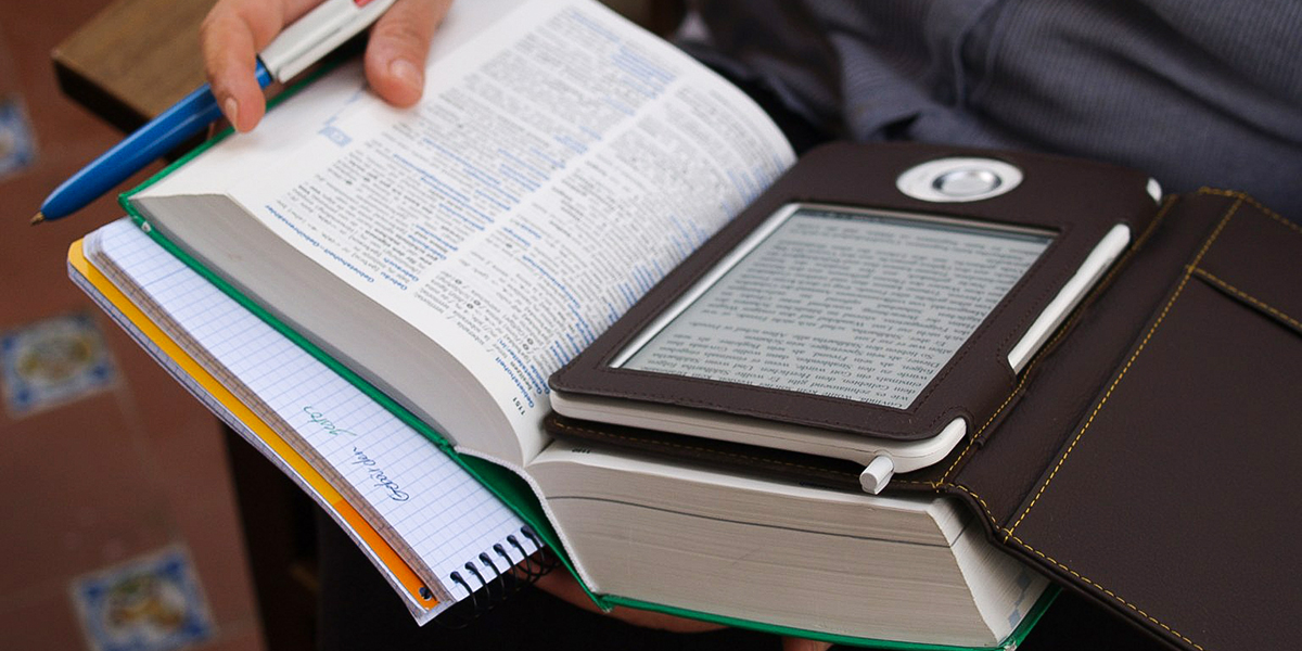 E-books vs. paper books--Aleteia