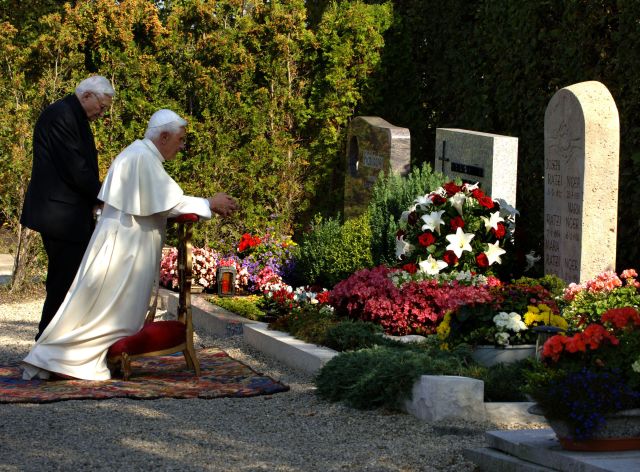 Pope Benedict XVI's teaching on purgatory in 4 paragraphs