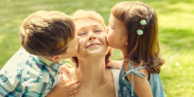 Benefits of having children close in age--Aleteia