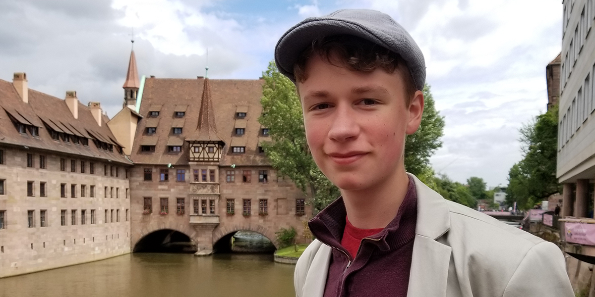 Environmental campaign to reduce plastic--Aletetia