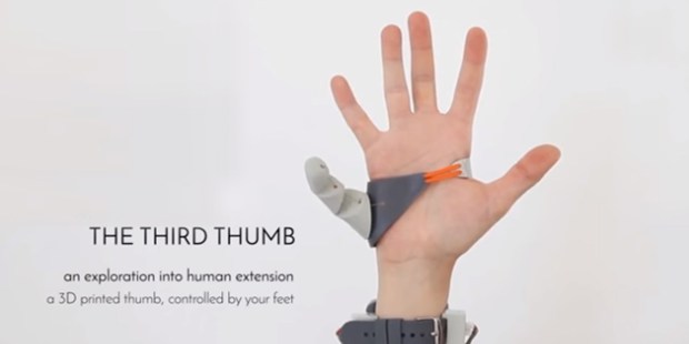 Dani Clode's 3rd thumb redefines prosthetics--Aleteia