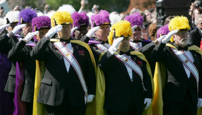 Knights of Columbus makes dramatic change in uniform—Aleteia