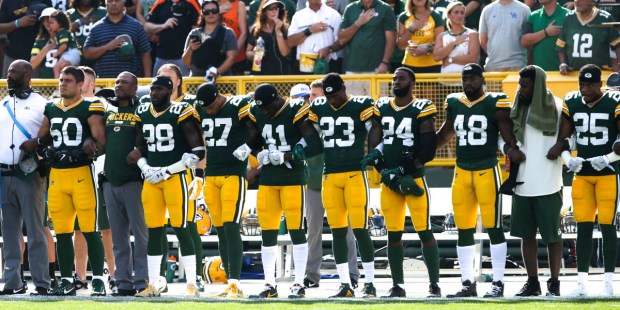 Green Bay Packers seek to build unity at Thursday night game --Aleteia