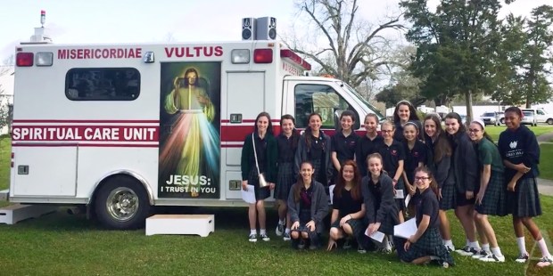 Spiritual Care Unit: a new way to bring people the sacraments--Aleteia