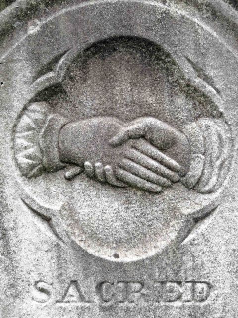 (slideshow) 5 Christian symbols on gravestones and their meaning