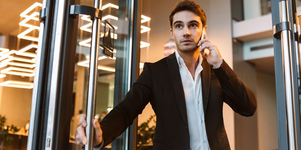 A Millennial guy's guide to holding the door open for other people--Aleteia