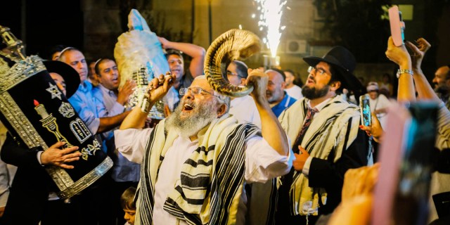 Hebrew-speaking Catholics in Jerusalem celebrate “Great Advent”--Aleteia
