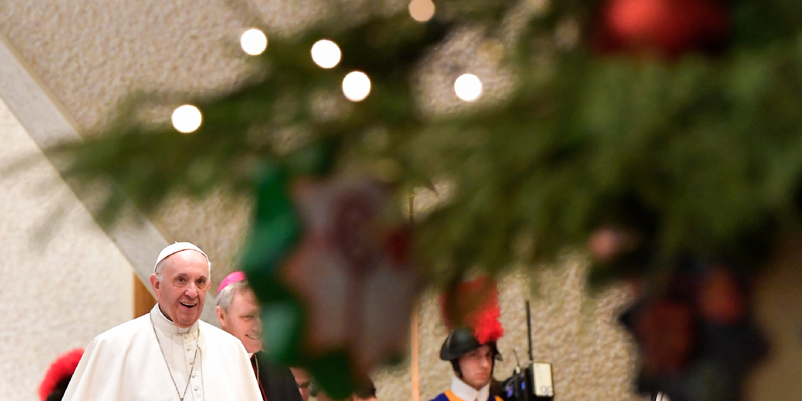 10 Thoughts from Pope Francis on God’s tender love at Christmas