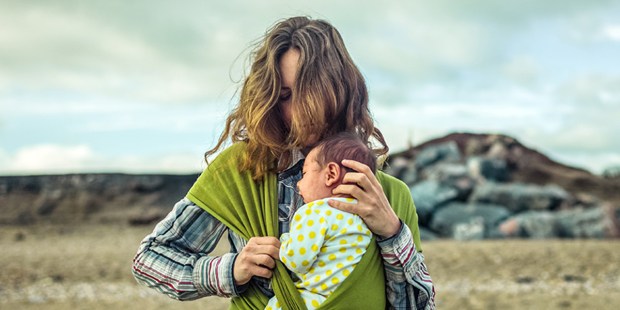 7 ways a new mom can fight loneliness--Aleteia