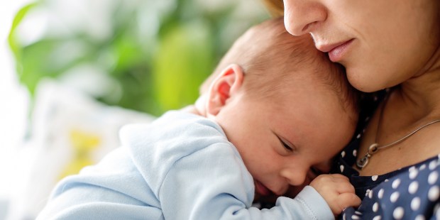 New research shows that lots of cuddles as a baby is best for long-term ...
