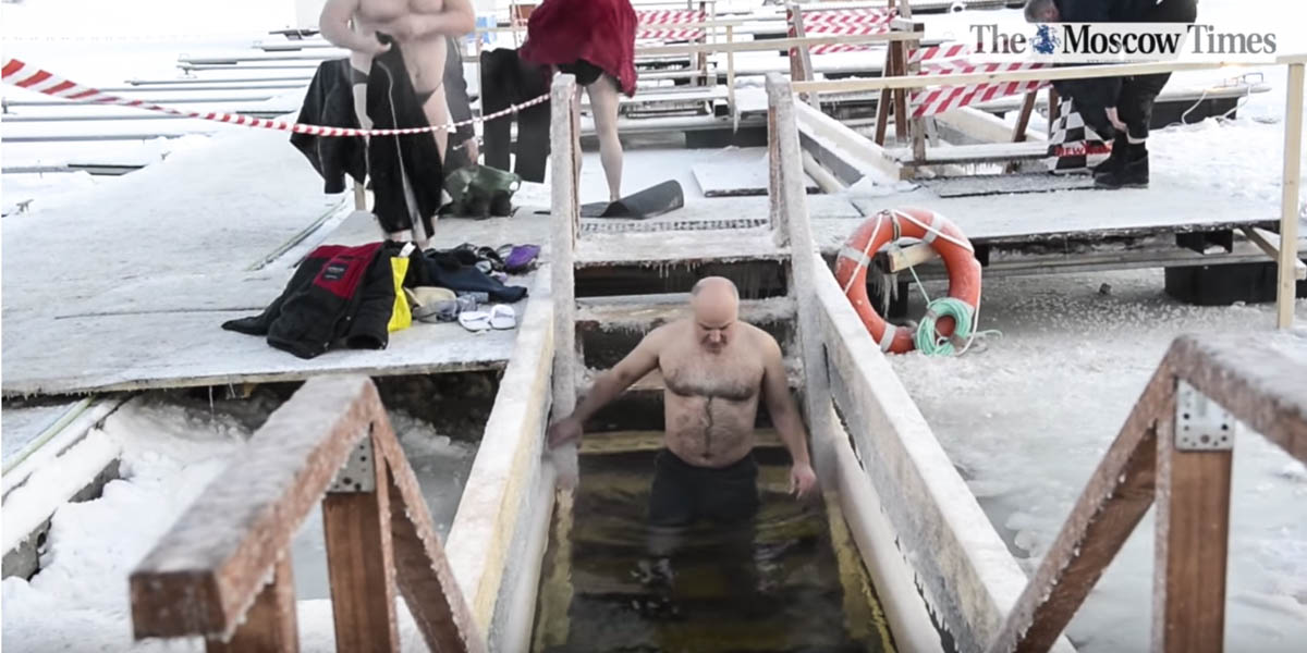 Ice swimming: Russia’s bracing celebration of Epiphany--Aleteia