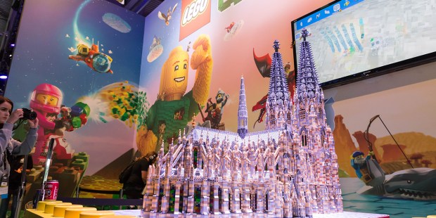 check-out-these-spectacular-sanctuaries-built-with-legos-4719