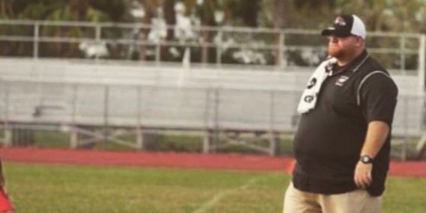 One artist pays tribute to coach Aaron Feis, who died in Florida—Aleteia