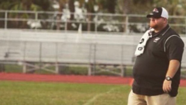 One artist pays tribute to coach Aaron Feis, who died in Florida—Aleteia