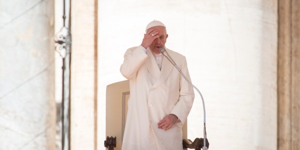 Why do we make the sign of the cross in the face of danger? The Pope ...