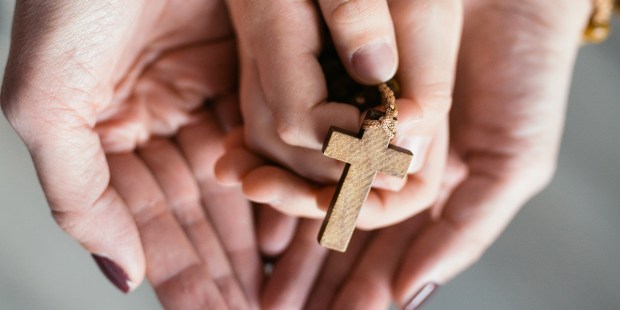 How to talk to little ones about the cross