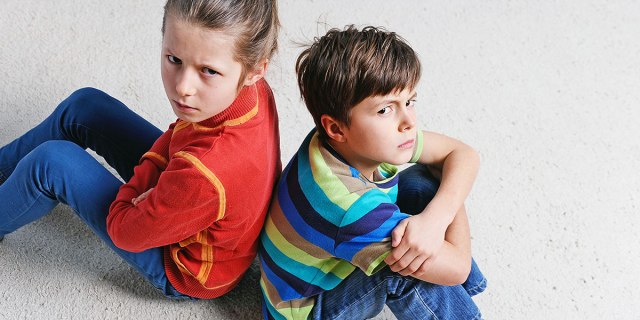 How to squash sibling squabbles in 3 easy steps -- Aleteia