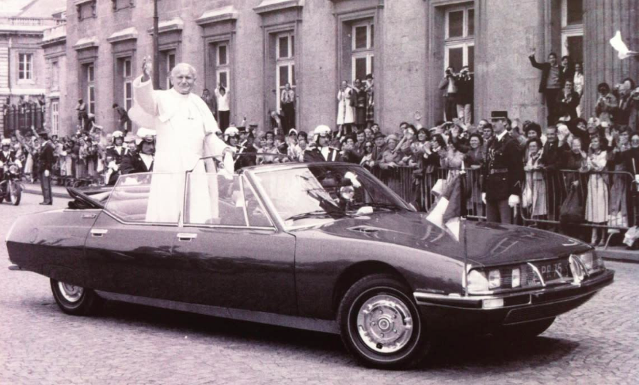 History of Popemobile--Aleteia