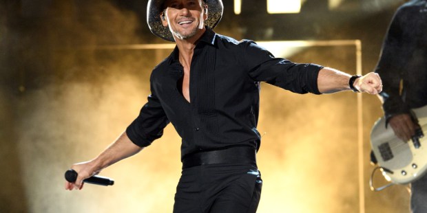 11-country-singers-whose-faith-plays-a-huge-part-in-their-success-3810