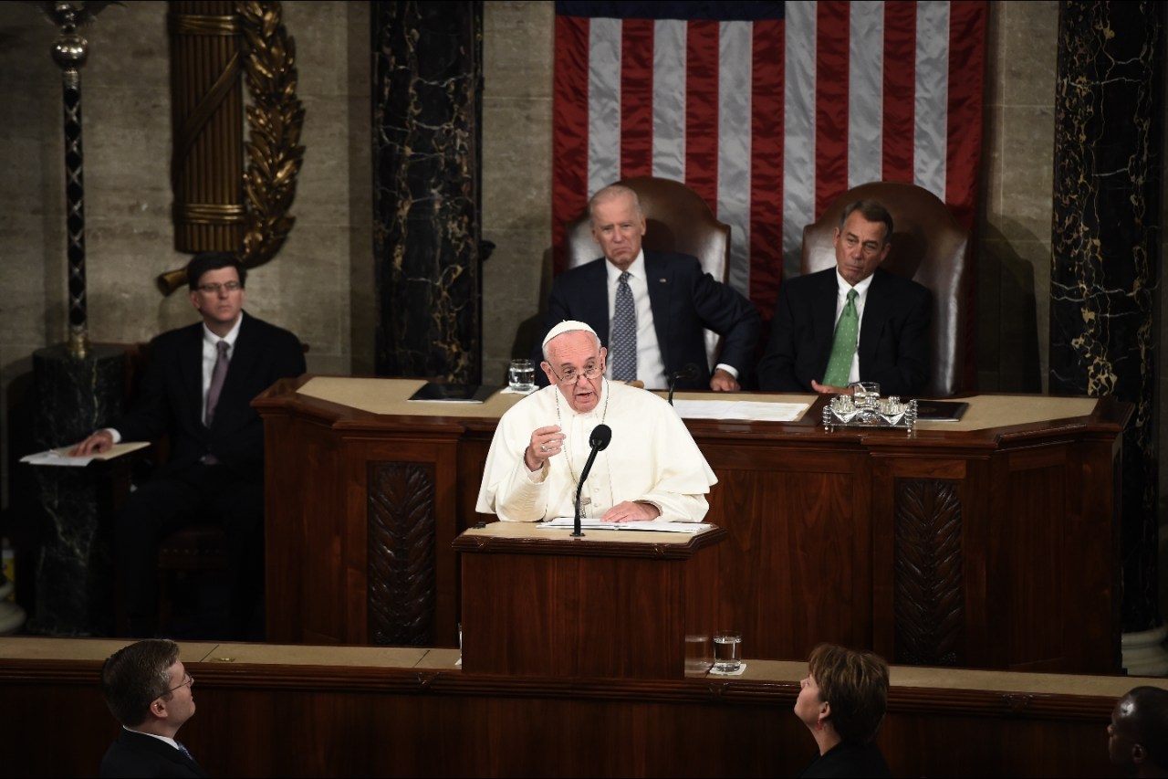 Pope tells politicians to defend life, or they betray their calling