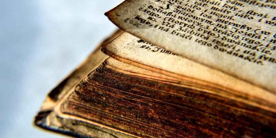 Who divided the Bible into chapters and verses? --Aleteia