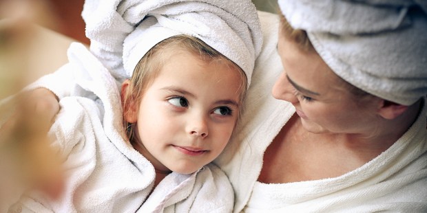 Modesty and human dignity: a guide for parents — Aleteia