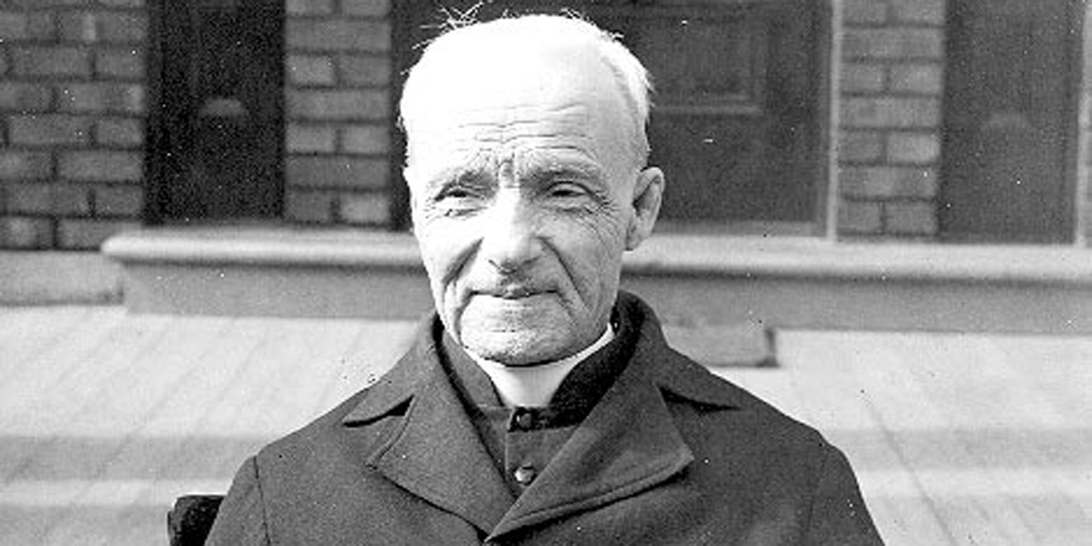 According to estimates, St. André Bessette cured over 10,000 people in ...