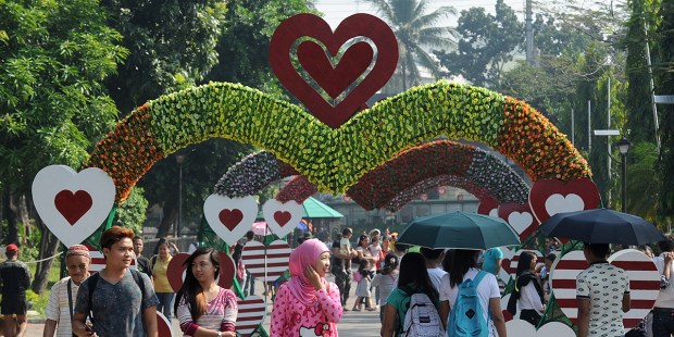 Filipino concert celebrates a love bigger than romance