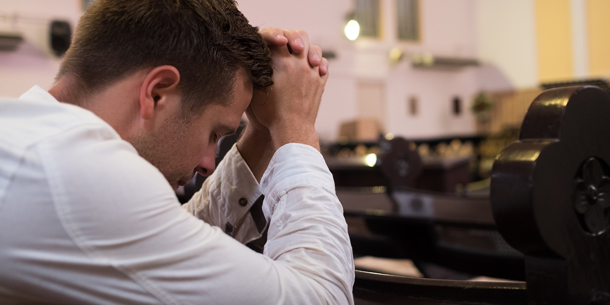 How should we pray: alone or in a group? -- Aleteia
