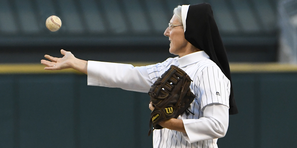 Pitching nun to be featured on baseball card--Aleteia