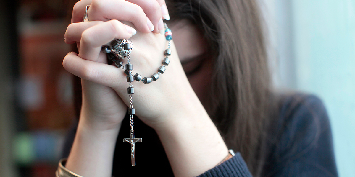 Need motivation to pray the Rosary? Here are the "15 Promises" recorded ...