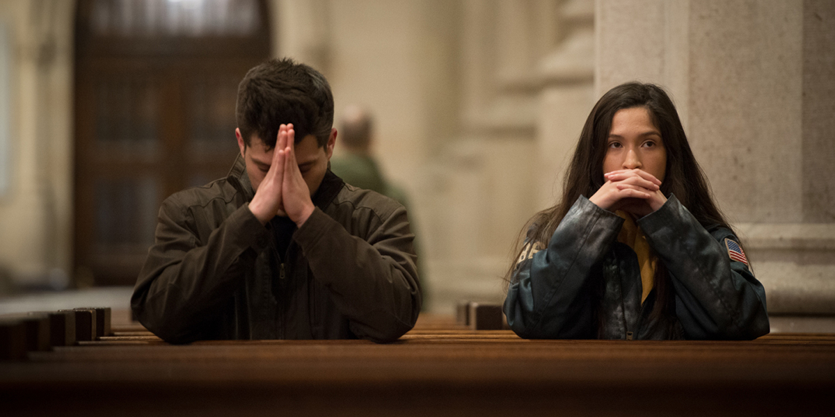 Here's when to stand, sit or kneel at a Catholic Mass