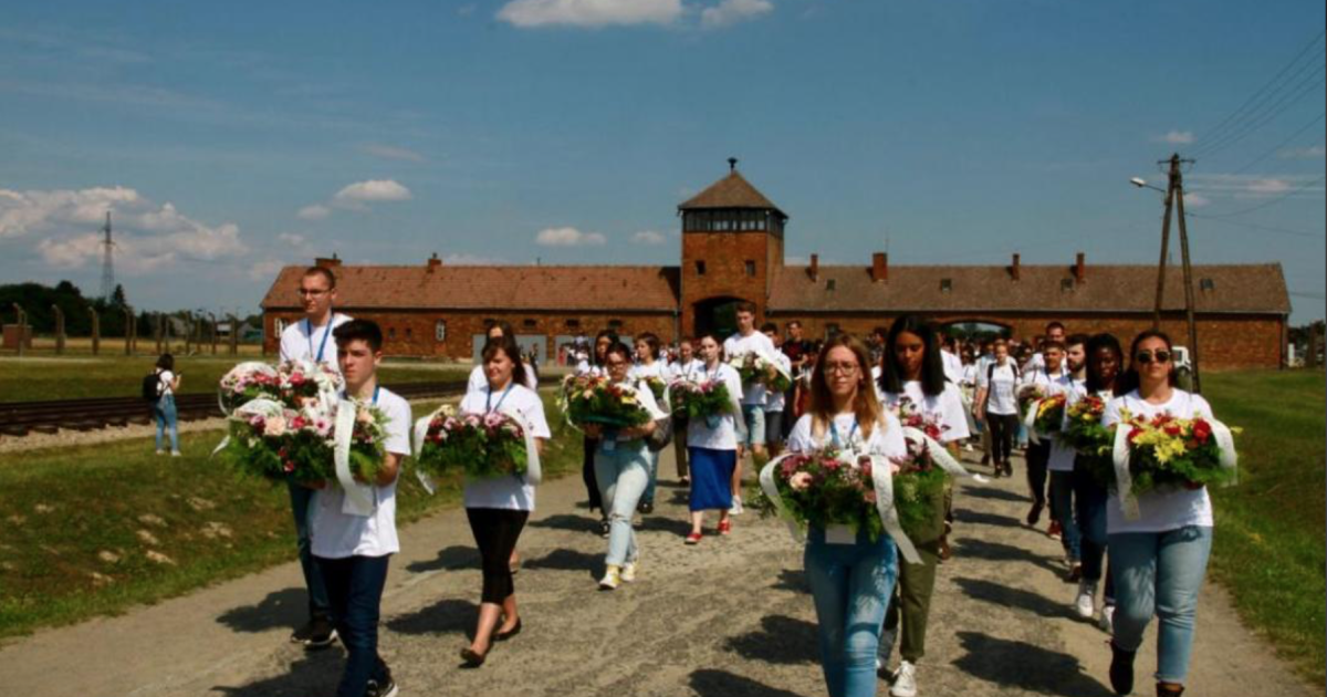 Catholic lay leader receives award from European rabbis for fighting ...
