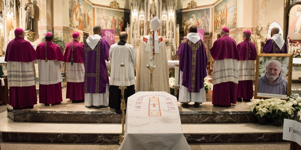 What is a funeral pall and why is it used? --Aleteia