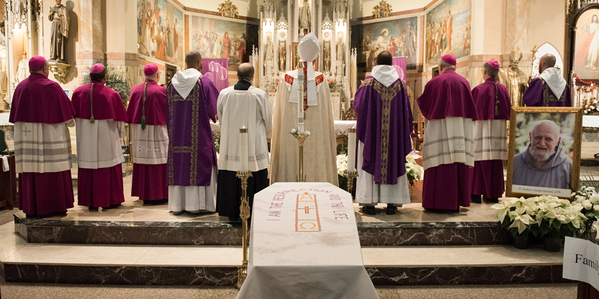 What is a funeral pall and why is it used? --Aleteia