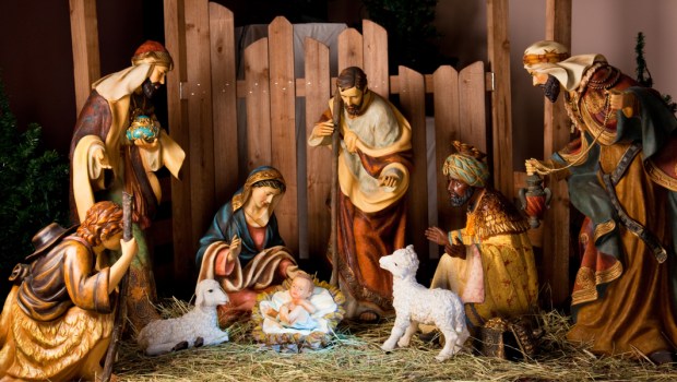 How to make simple Nativity scene figurines with your kids this year