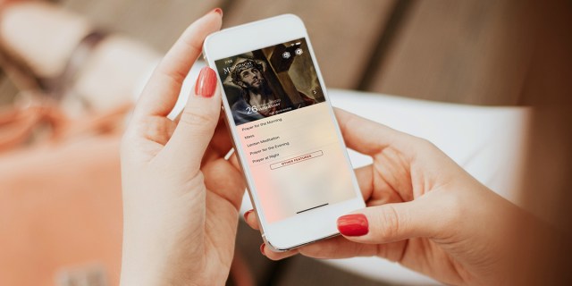 These 12 apps will help you pray more and grow closer to God