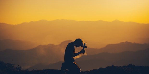 How to pray the Divine Praises