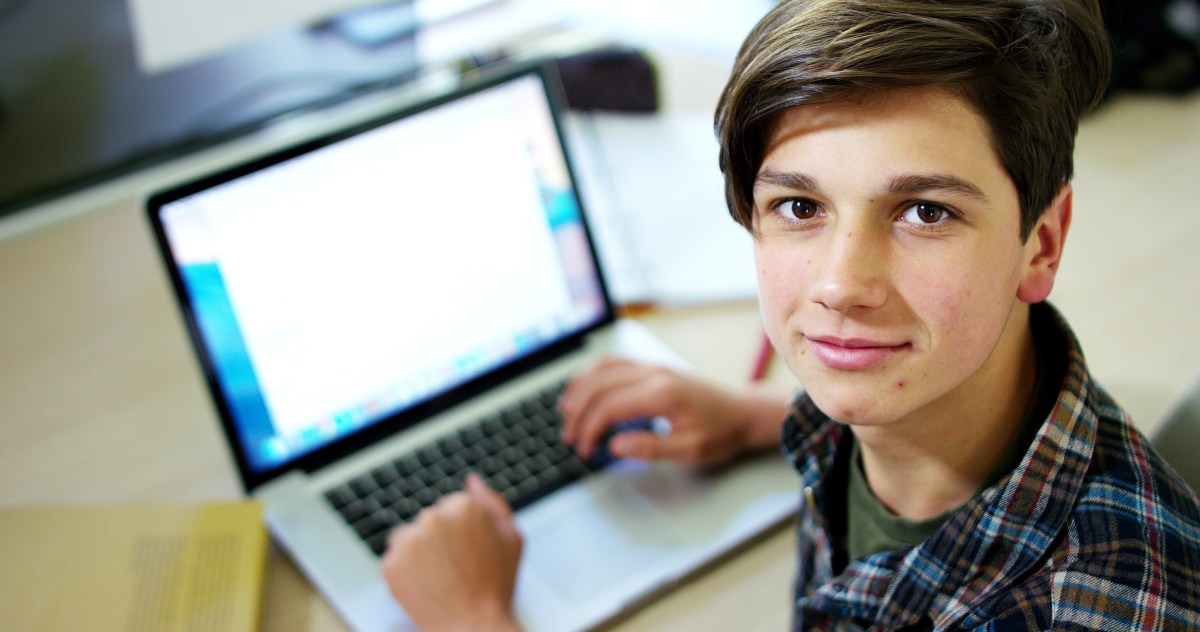 Polish company offers free computer coding course for kids