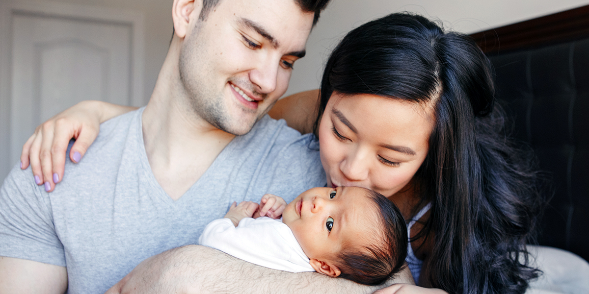 8 Ways to share the joy of a newborn with loved ones while in lockdown