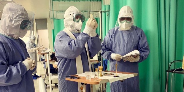 The woman who received her First Communion in a COVID-19 ward