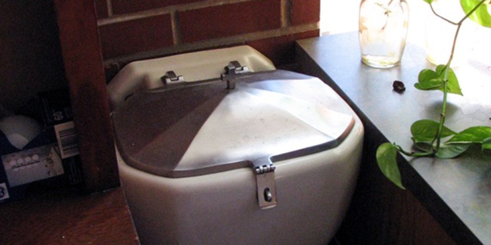 Why is there a special sink in the sacristy?