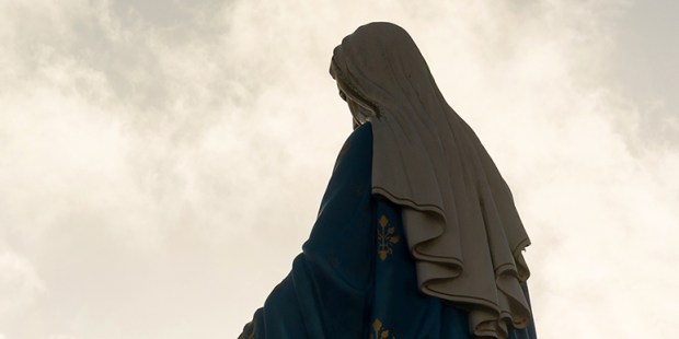 Virgin Mary statue marred by ISIS to be blessed by Pope Francis