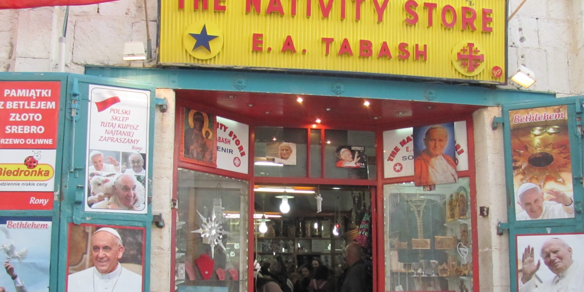 Bethlehem shopkeeper: “Coronavirus has destroyed our life”