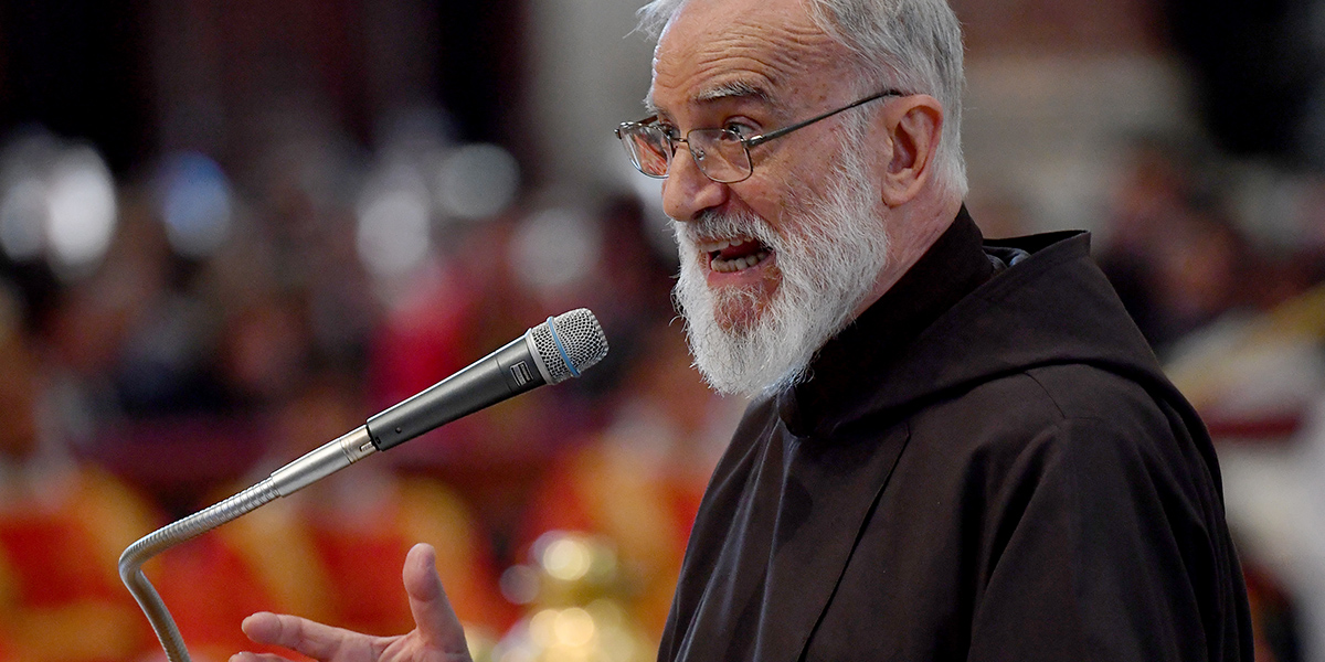 Pope’s preacher on how the Spirit is with us, and courage