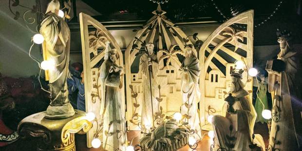(Slideshow) 12 Home Nativity scenes from around the world
