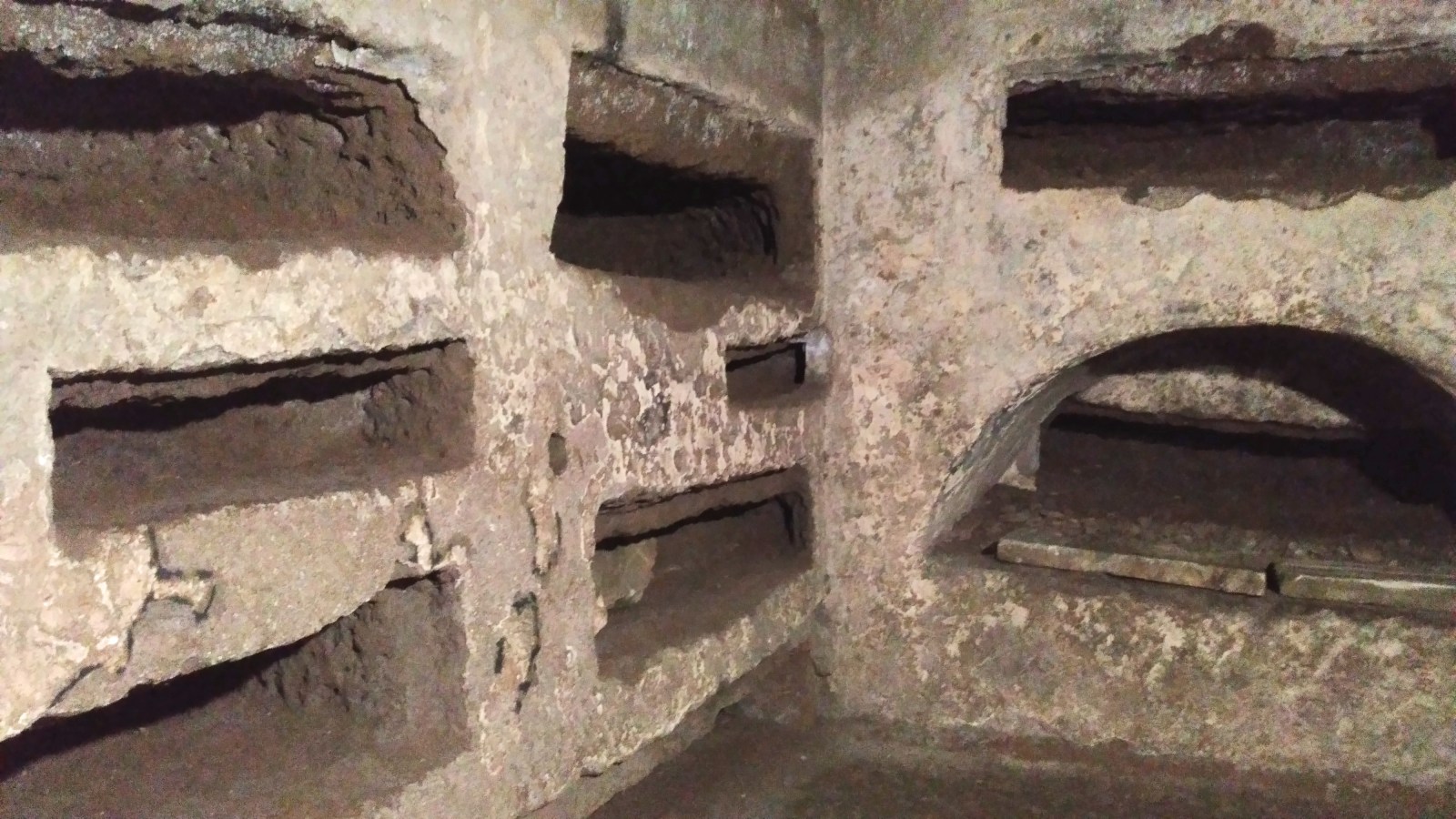 Rome & the World: A day in the catacombs of St. Calixtus