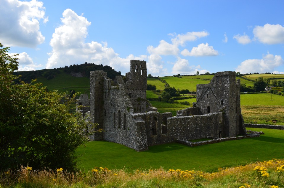 (slideshow) The haunting ruins of Ireland’s great monasteries